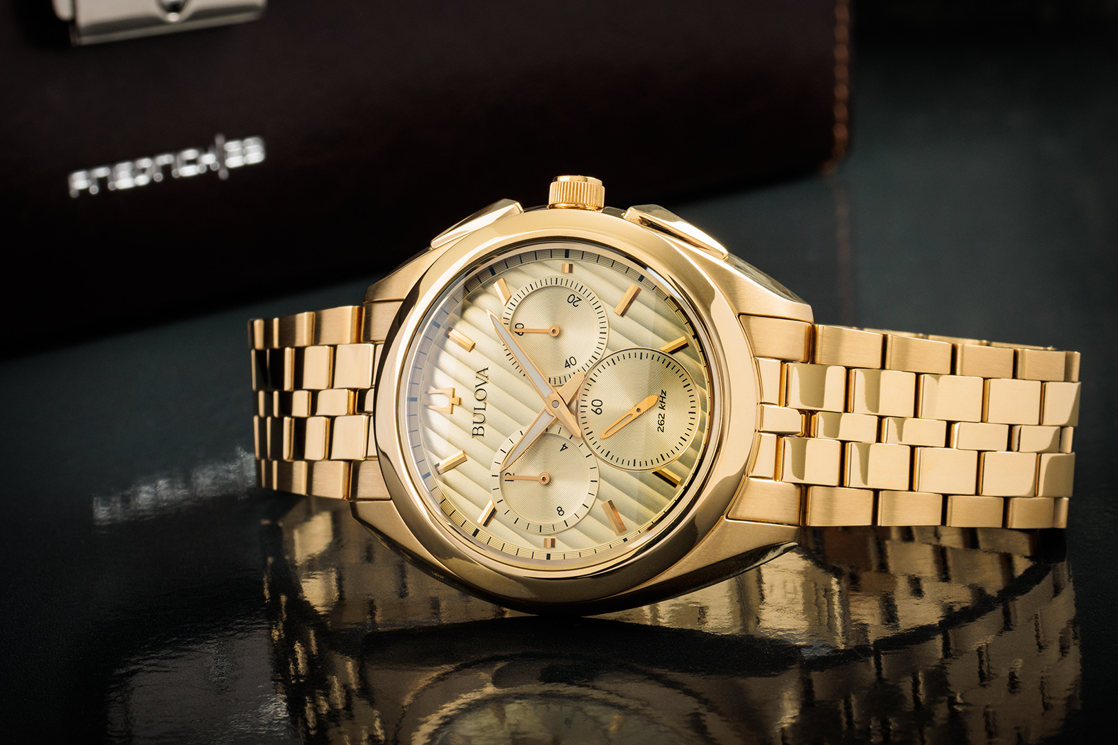 Bulova Curv Classic Chronograph recenze | Hodinky-365.cz