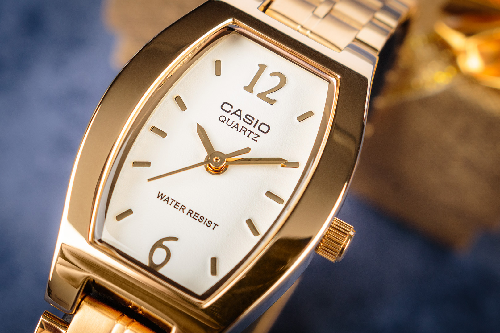 6 NEJ: Elegantní dámské hranaté hodinky | Hodinky-365.cz