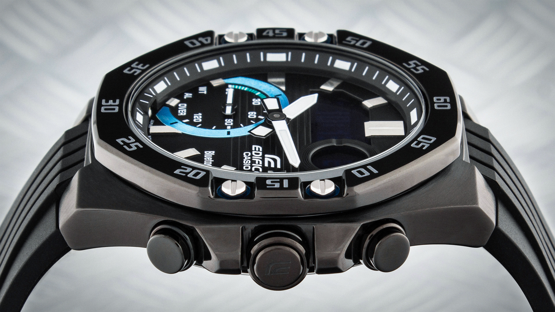 Casio Edifice ECB-10: chameleon z Tokia | Hodinky-365.cz