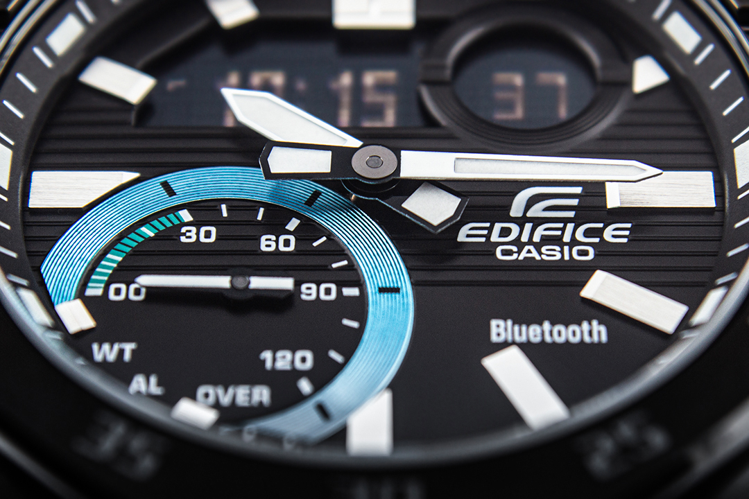 Casio Edifice ECB-10: chameleon z Tokia | Hodinky-365.cz