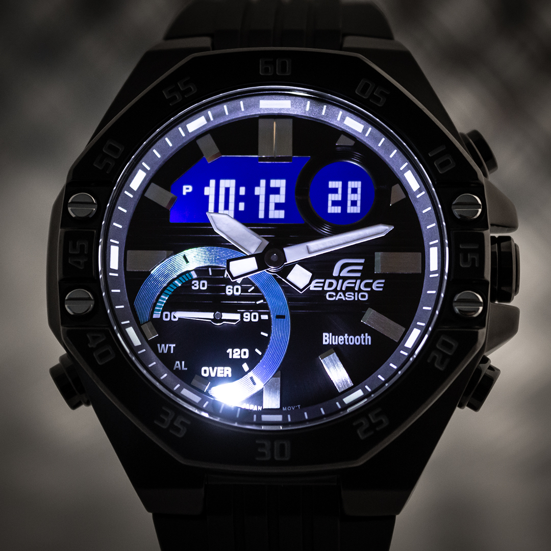 Casio Edifice ECB-10: chameleon z Tokia | Hodinky-365.cz