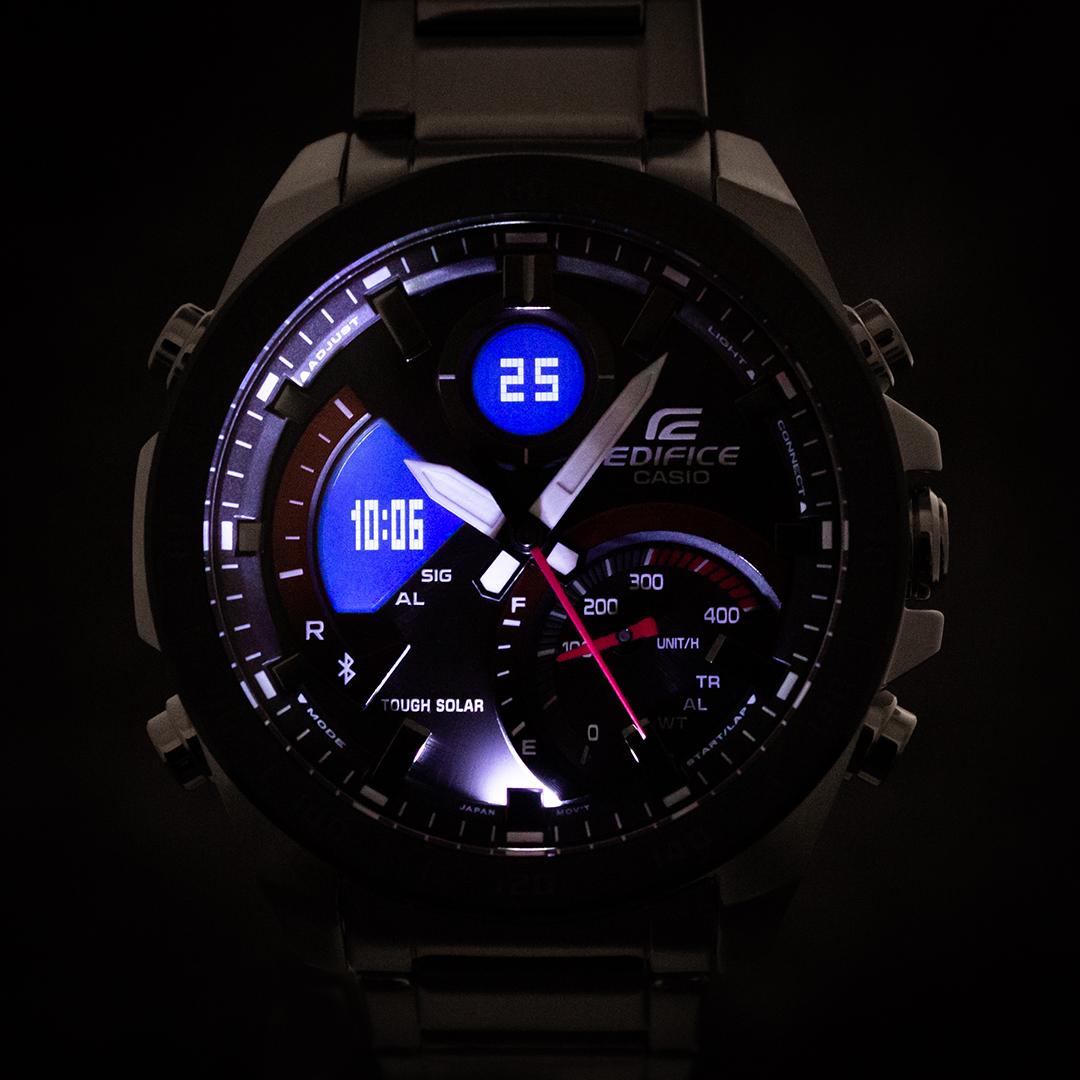 Casio Edifice ECB-900 – Proč jim málokterý chlap odolá?