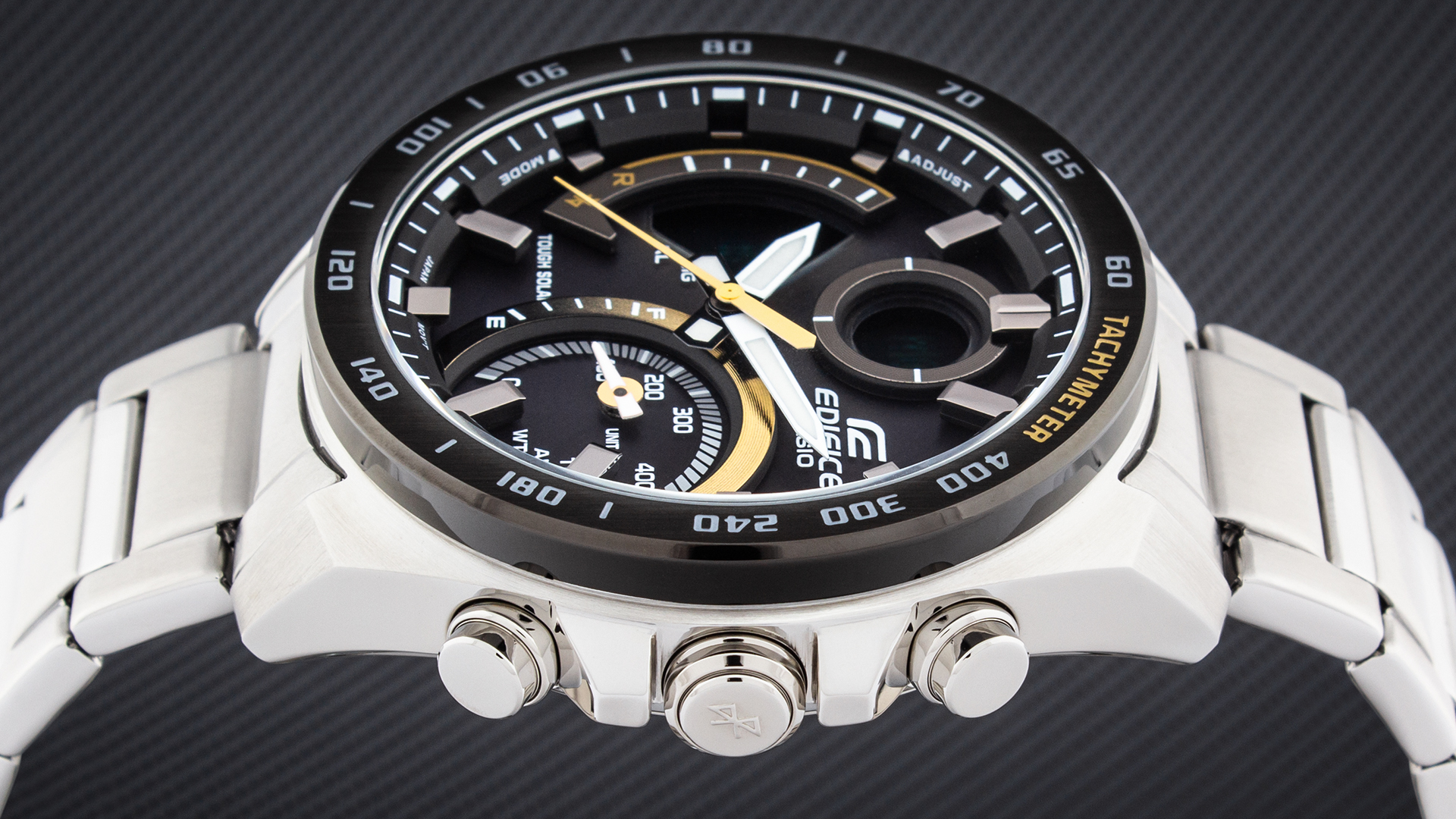 Casio Edifice ECB-900 – Proč jim málokterý chlap odolá?