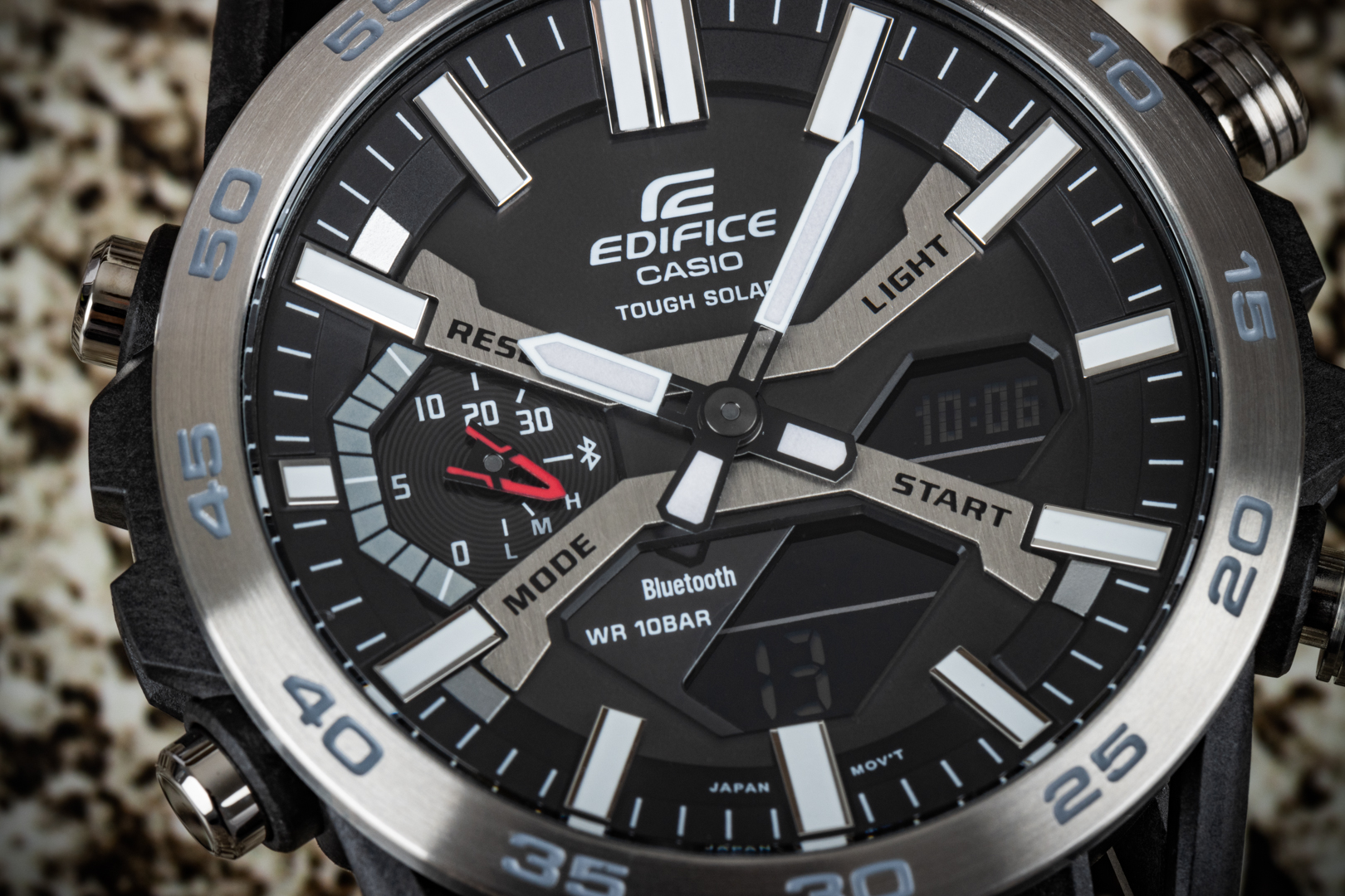 Casio Edifice Sospensione ECB-2000 recenze | Hodinky-365.cz