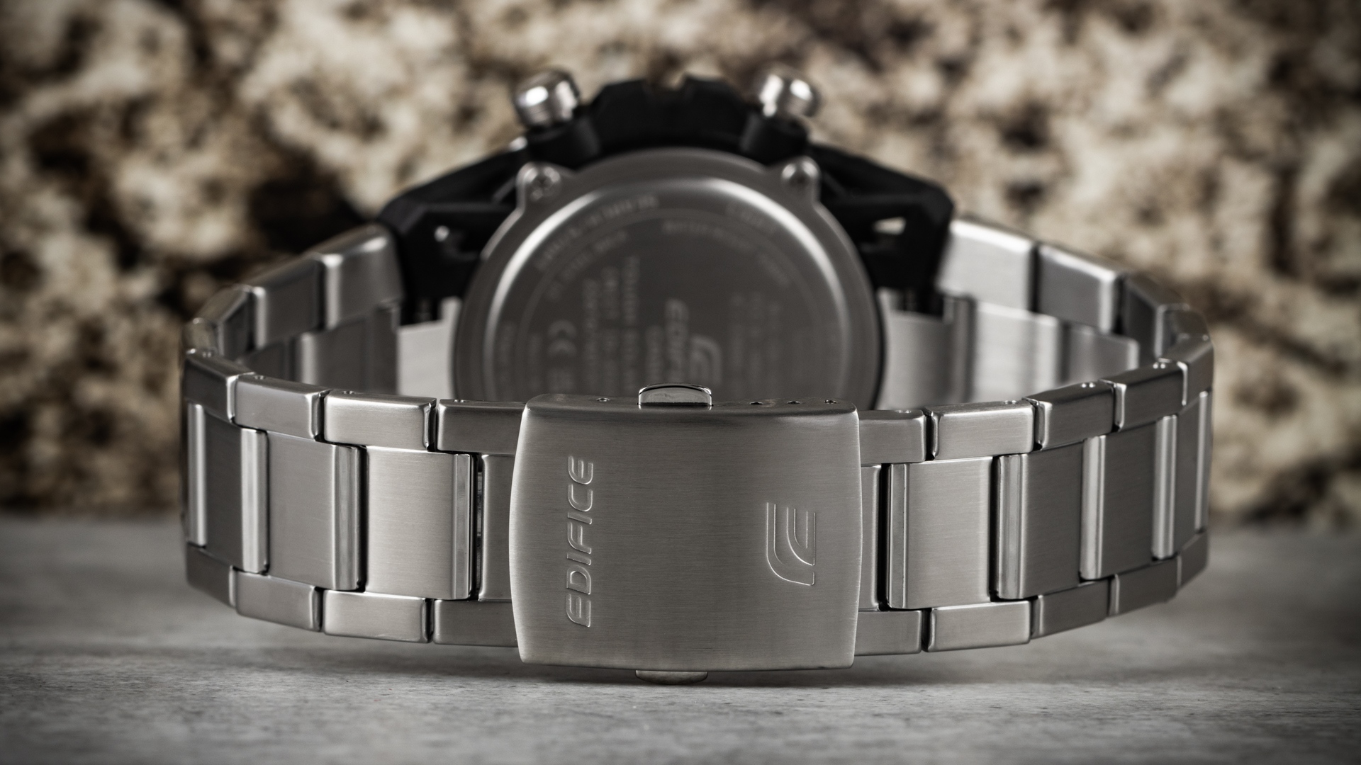 Casio Edifice Sospensione ECB-2000 recenze | Hodinky-365.cz