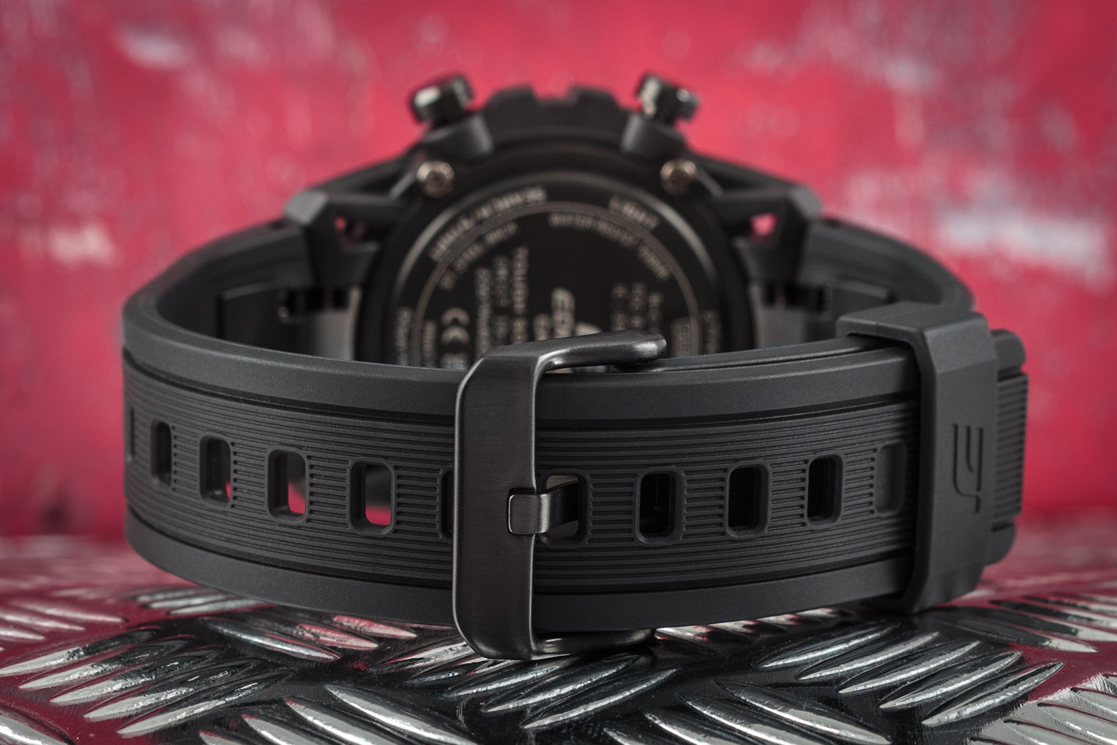 Casio Edifice Sospensione ECB-2000 recenze | Hodinky-365.cz