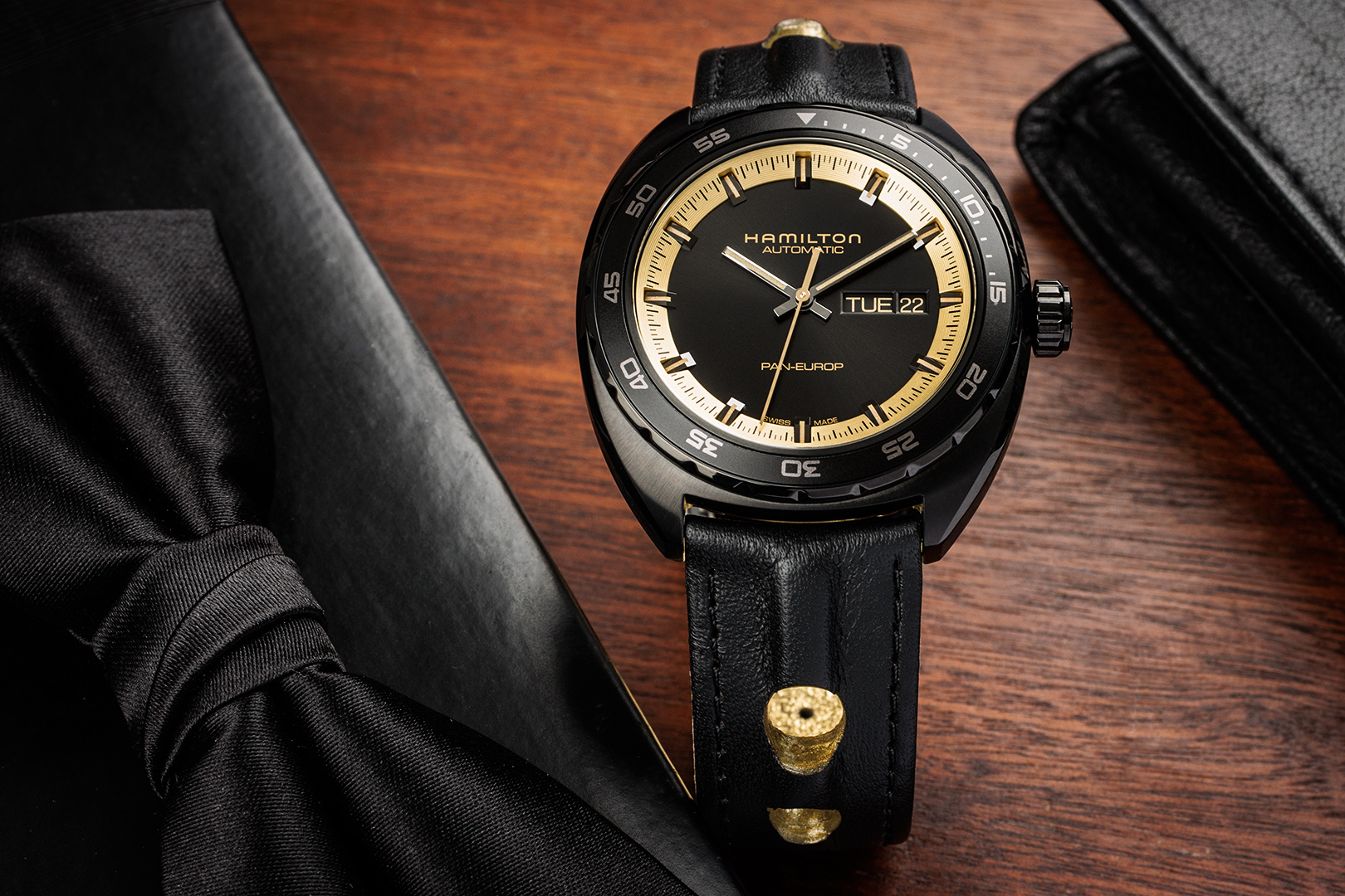 Hamilton Pan-Europ Black & Gold recenze | Hodinky-365.cz