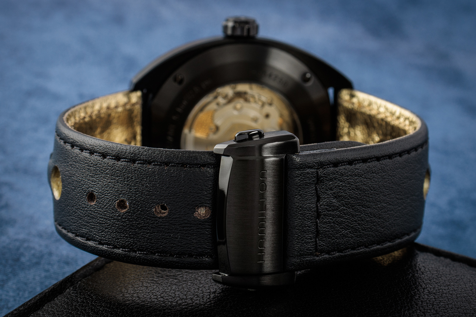 Hamilton Pan-Europ Black & Gold recenze | Hodinky-365.cz