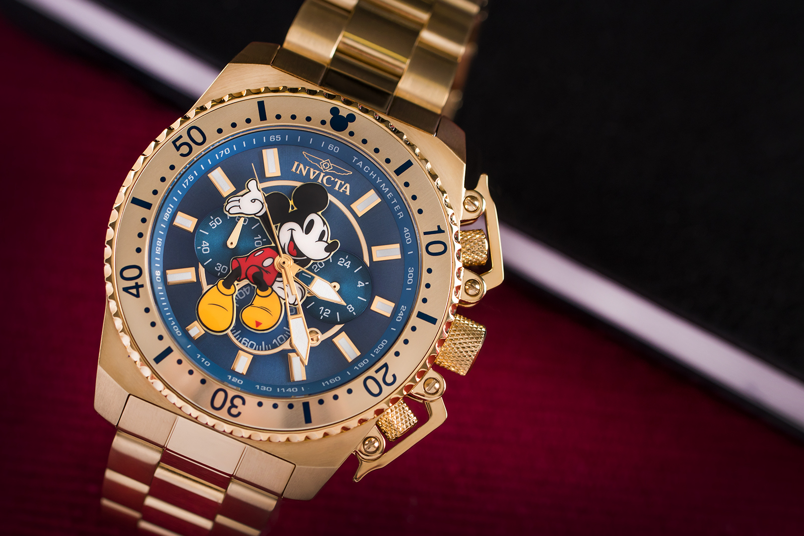 Fotogalerie hodinek Invicta Disney s MIckey Mousem